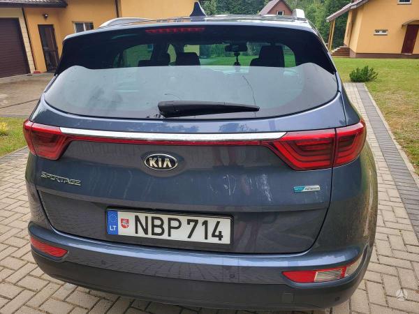 Blue Kia Sportage 2018 in Utena, with an engine capacity of 1.69 L and mileage of 247 thousand km for 11200 €, photo 5 on AUTOMOTO.COM.LV
