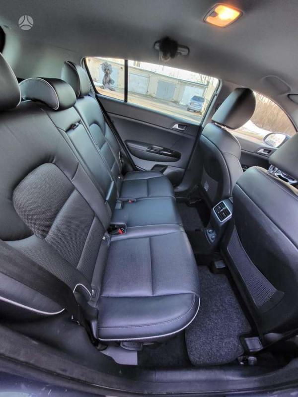 Blue Kia Sportage 2018 in Utena, with an engine capacity of 1.69 L and mileage of 247 thousand km for 11200 €, photo 7 on AUTOMOTO.COM.LV