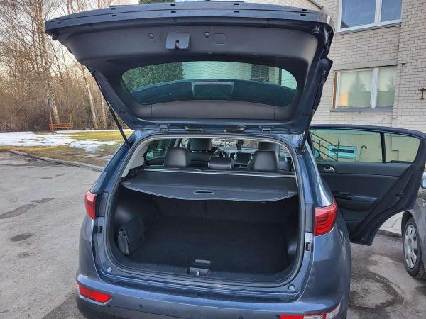 Blue Kia Sportage 2018 in Utena, with an engine capacity of 1.69 L and mileage of 247 thousand km for 11200 €, photo 9 on AUTOMOTO.COM.LV