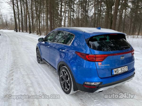 Blue Kia Sportage 2019 in Jelgava, with an engine capacity of 2.00 L and mileage of 12 thousand km for 15600 €, photo 3 on AUTOMOTO.COM.LV