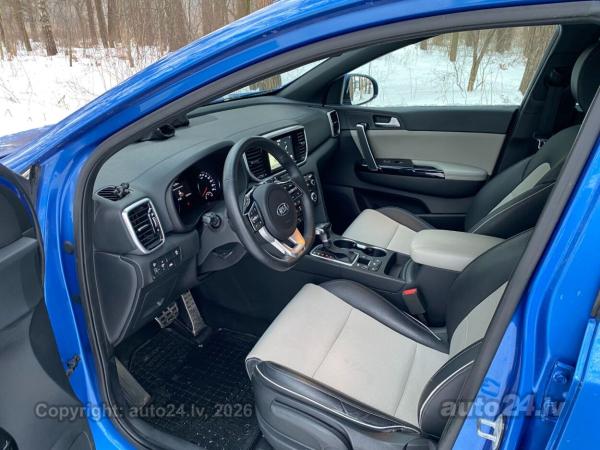 Blue Kia Sportage 2019 in Jelgava, with an engine capacity of 2.00 L and mileage of 12 thousand km for 15600 €, photo 8 on AUTOMOTO.COM.LV
