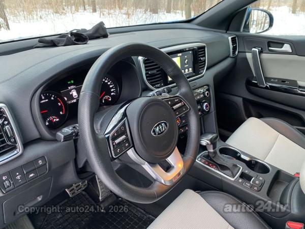 Blue Kia Sportage 2019 in Jelgava, with an engine capacity of 2.00 L and mileage of 12 thousand km for 15600 €, photo 10 on AUTOMOTO.COM.LV
