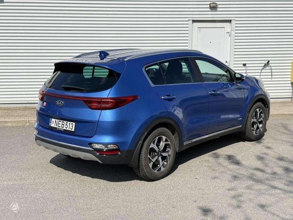 Blue Kia Sportage 2019 in Vilnius, with an engine capacity of 1.60 L and mileage of 102 thousand km for 15500 €, photo 3 on AUTOMOTO.COM.LV