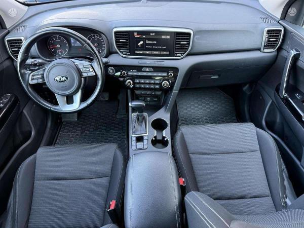 Blue Kia Sportage 2019 in Vilnius, with an engine capacity of 1.60 L and mileage of 102 thousand km for 15500 €, photo 6 on AUTOMOTO.COM.LV