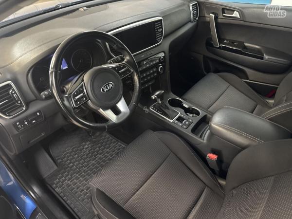 Blue Kia Sportage 2019 in Vilnius, with an engine capacity of 1.60 L and mileage of 103 thousand km for 17500 €, photo 8 on AUTOMOTO.COM.LV