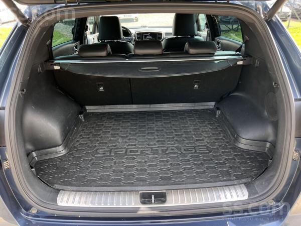 Zils Kia Sportage 2019 Limbaži, ar dzinēja tilpumu 2.00 L un nobraukumu 183 tūkst. km par 14500 €, foto 7 vietnē AUTOMOTO.COM.LV
