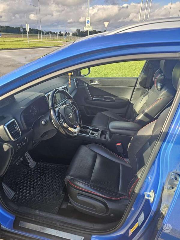 Kia Sportage 2019 Šauļi vietnē Zils Kia Sportage 2019 Šauļi, ar dzinēja tilpumu 1.60 L un nobraukumu 200 tūkst. km par 14000 €, foto 9 vietnē AUTOMOTO.COM.LV