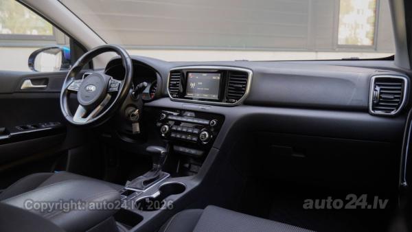 Blue Kia Sportage 2020 in Tartu, with an engine capacity of 1.60 L and mileage of 128 thousand km for 14900 €, photo 3 on AUTOMOTO.COM.LV