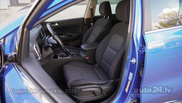 Blue Kia Sportage 2020 in Tartu, with an engine capacity of 1.60 L and mileage of 128 thousand km for 14900 €, photo 9 on AUTOMOTO.COM.LV