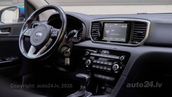 Blue Kia Sportage 2020 in Tartu, with an engine capacity of 1.60 L and mileage of 128 thousand km for 14900 €, photo 11 on AUTOMOTO.COM.LV
