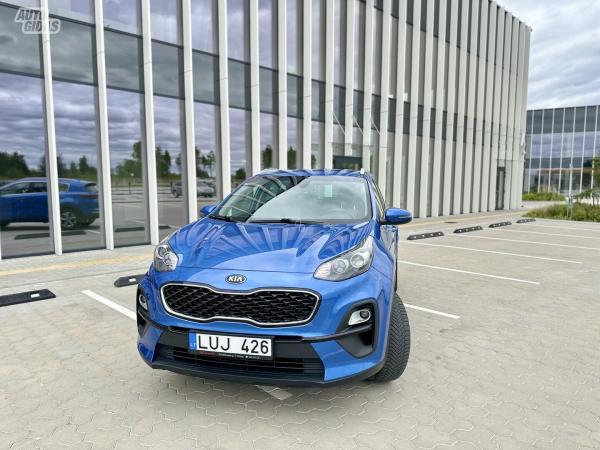 Blue Kia Sportage 2021 in Vilnius, with an engine capacity of 1.60 L and mileage of 87 thousand km for 18000 €, photo 1 on AUTOMOTO.COM.LV