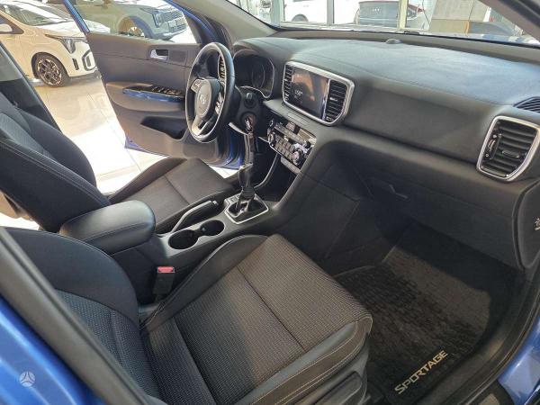 Blue Kia Sportage 2021 in Kaunas, with an engine capacity of 1.60 L and mileage of 87 thousand km for 13900 €, photo 5 on AUTOMOTO.COM.LV
