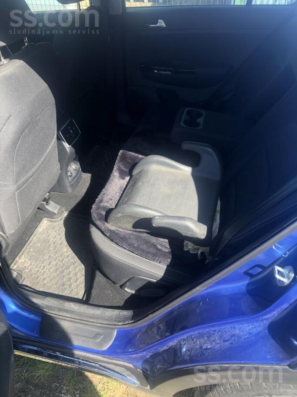 Blue Kia Sportage 2021 in Kuldiga, with an engine capacity of 1.60 L and mileage of 70 thousand km for 16500 €, photo 5 on AUTOMOTO.COM.LV