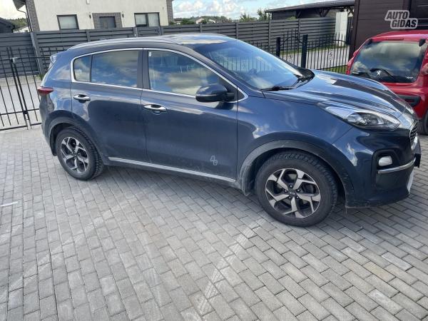 Kia Sportage 2021 in Klaipeda on AUTOMOTO.COM.LV Blue Kia Sportage 2021 in Klaipeda, with an engine capacity of 1.60 L and mileage of 103 thousand km for 17800 €, photo 3 on AUTOMOTO.COM.LV