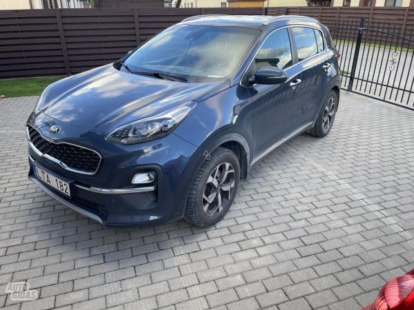 Kia Sportage 2021 in Klaipeda on AUTOMOTO.COM.LV Blue Kia Sportage 2021 in Klaipeda, with an engine capacity of 1.60 L and mileage of 103 thousand km for 17800 €, photo 4 on AUTOMOTO.COM.LV