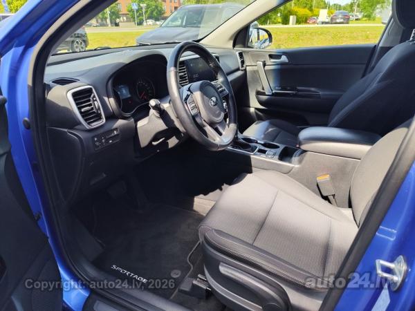 Blue Kia Sportage 2022 in Tallinn, with an engine capacity of 1.60 L and mileage of 68 thousand km for 19500 €, photo 5 on AUTOMOTO.COM.LV