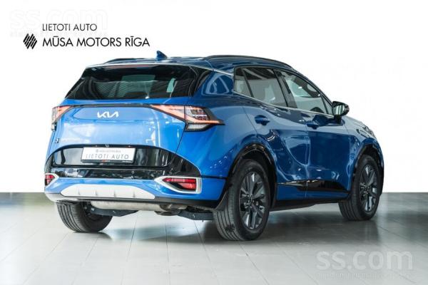 Blue Kia Sportage 2022 in Riga, with an engine capacity of 1.60 L and mileage of 49 thousand km for 23900 €, photo 3 on AUTOMOTO.COM.LV