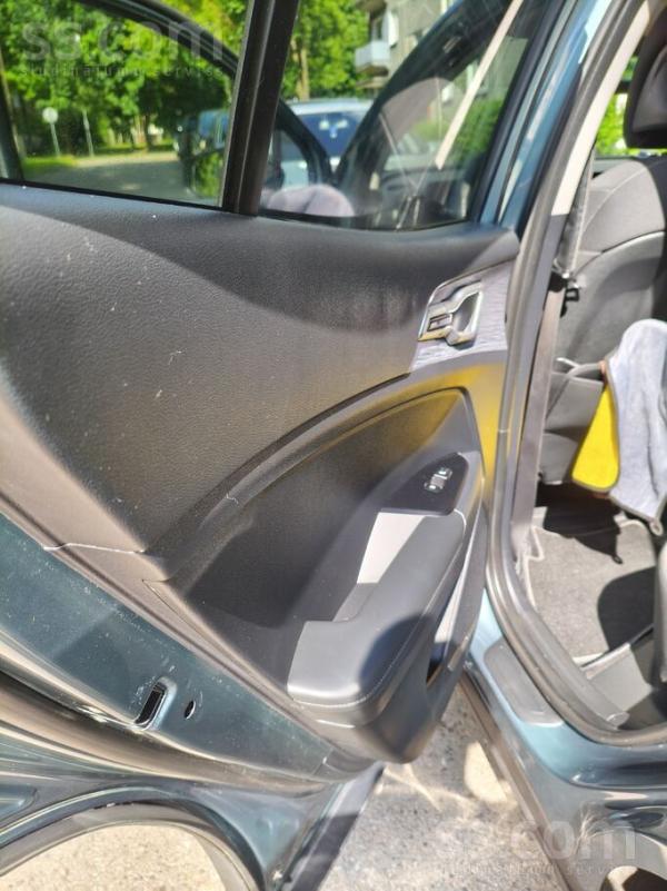Blue Kia Sportage 2023 in Daugavpils, with an engine capacity of 1.60 L and mileage of 30 thousand km for 24000 €, photo 6 on AUTOMOTO.COM.LV