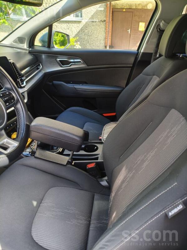 Blue Kia Sportage 2023 in Daugavpils, with an engine capacity of 1.60 L and mileage of 30 thousand km for 24000 €, photo 8 on AUTOMOTO.COM.LV