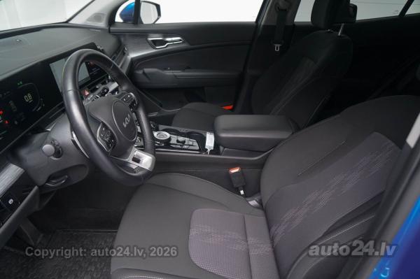 Blue Kia Sportage 2023 in Tallinn, with an engine capacity of 1.60 L and mileage of 42 thousand km for 26990 €, photo 7 on AUTOMOTO.COM.LV