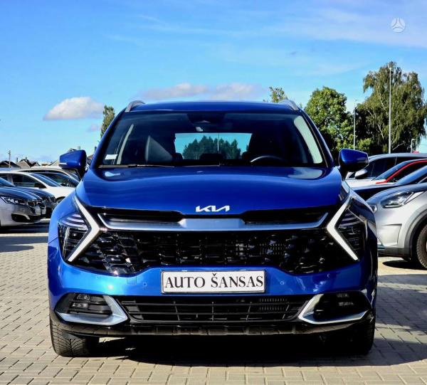 Blue Kia Sportage 2023 in Taurage, with an engine capacity of 1.60 L and mileage of 150 thousand km for 20500 €, photo 3 on AUTOMOTO.COM.LV