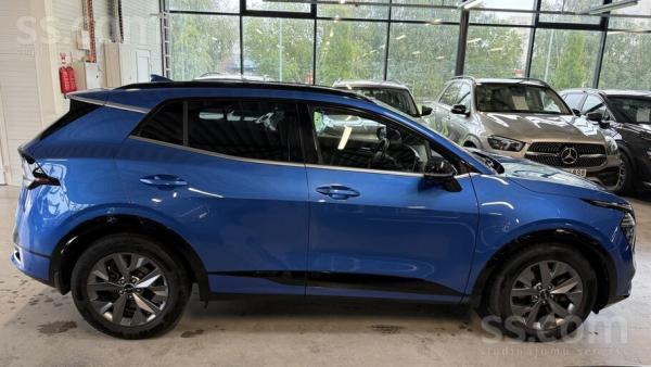 Kia Sportage 2023 in Riga on AUTOMOTO.COM.LV Blue Kia Sportage 2023 in Riga, with an engine capacity of 1.60 L and mileage of 45 thousand km for 25900 €, photo 7 on AUTOMOTO.COM.LV