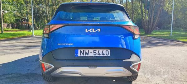 Kia Sportage 2024 Rīga vietnē Zils Kia Sportage 2024 Rīga, ar dzinēja tilpumu 1.60 L un nobraukumu 4 tūkst. km par 24000 €, foto 5 vietnē AUTOMOTO.COM.LV