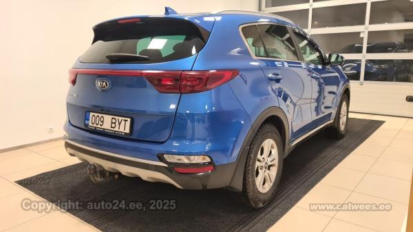 Blue Kia Sportage 2018 in Tartu, with an engine capacity of 1.60 L and mileage of 55 thousand km for 14900 €, photo 3 on AUTOMOTO.COM.LV