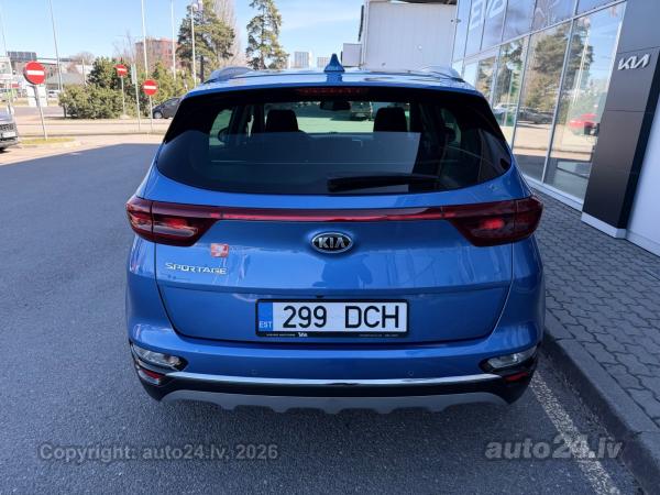 Blue Kia Sportage 2019 in Tallinn, with an engine capacity of 1.60 L and mileage of 146 thousand km for 14900 €, photo 3 on AUTOMOTO.COM.LV