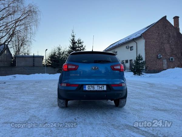 Blue Kia Sportage 2010 in Tartu, with an engine capacity of 2.00 L and mileage of 305 thousand km for 5500 €, photo 6 on AUTOMOTO.COM.LV