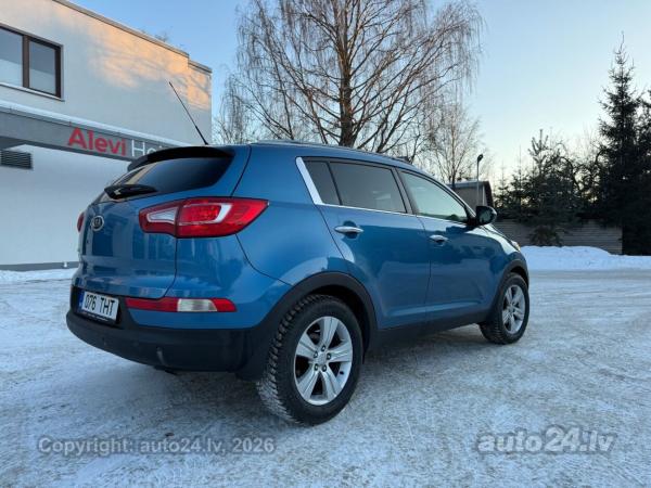Blue Kia Sportage 2010 in Tartu, with an engine capacity of 2.00 L and mileage of 305 thousand km for 5500 €, photo 10 on AUTOMOTO.COM.LV