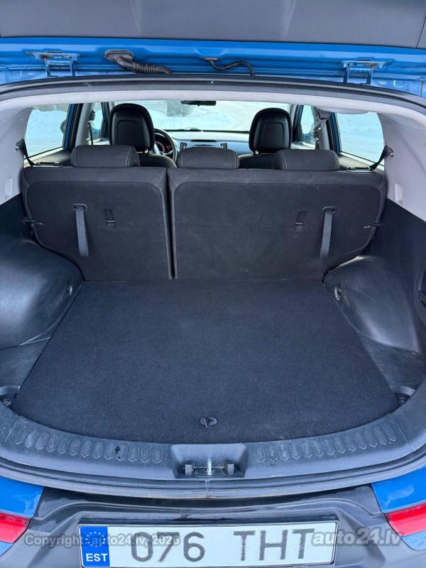 Blue Kia Sportage 2010 in Tartu, with an engine capacity of 2.00 L and mileage of 305 thousand km for 5500 €, photo 11 on AUTOMOTO.COM.LV