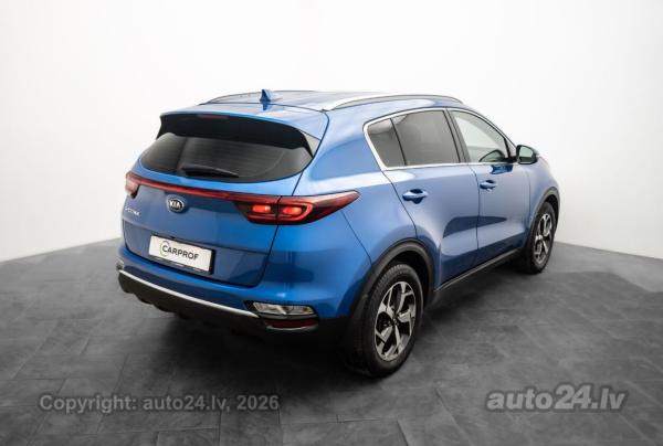 Blue Kia Sportage 2019 in Tallinn, with an engine capacity of 1.60 L and mileage of 214 thousand km for 12999 €, photo 4 on AUTOMOTO.COM.LV