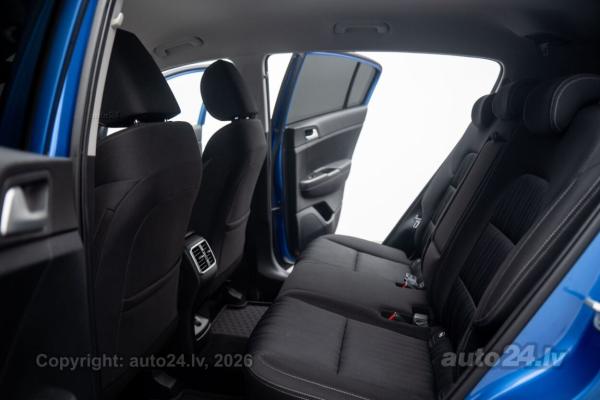 Blue Kia Sportage 2019 in Tallinn, with an engine capacity of 1.60 L and mileage of 214 thousand km for 12999 €, photo 8 on AUTOMOTO.COM.LV