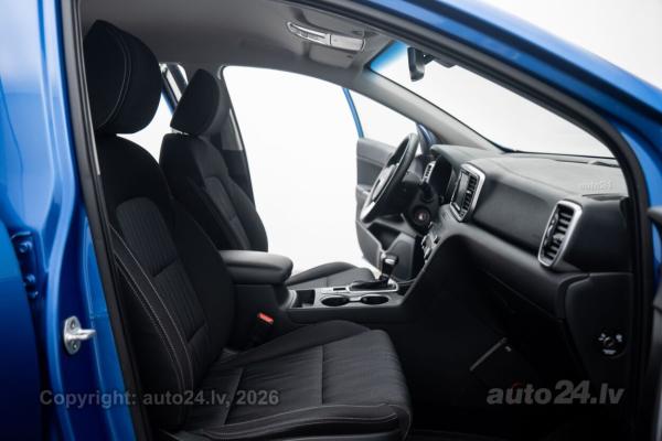 Blue Kia Sportage 2019 in Tallinn, with an engine capacity of 1.60 L and mileage of 214 thousand km for 12999 €, photo 10 on AUTOMOTO.COM.LV