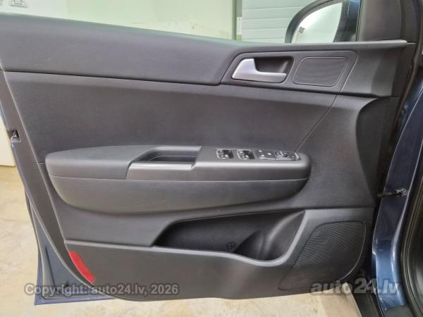 Blue Kia Sportage 2021 in Haapsalu, with an engine capacity of 1.60 L and mileage of 38 thousand km for 15500 €, photo 10 on AUTOMOTO.COM.LV