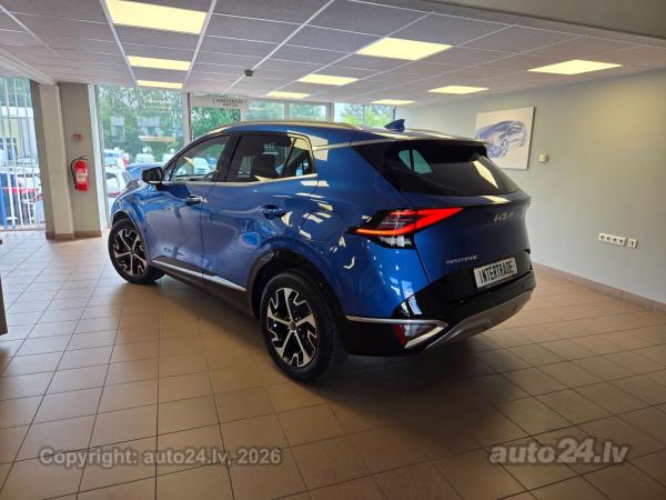 Blue Kia Sportage 2023 in Tartu, with an engine capacity of 1.60 L and mileage of 123 thousand km for 23499 €, photo 3 on AUTOMOTO.COM.LV