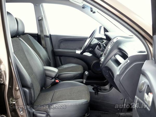 Brūns Kia Sportage 2005 Tallina, ar dzinēja tilpumu 2.70 L un nobraukumu 259 tūkst. km par 1799 €, foto 6 vietnē AUTOMOTO.COM.LV