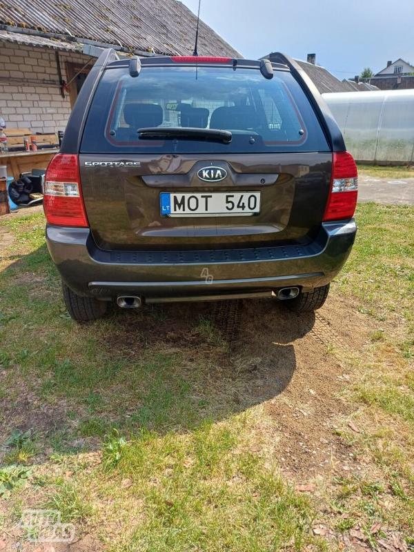 Brown Kia Sportage 2005 in Varena, with an engine capacity of 2.00 L and mileage of 230 thousand km for 2800 €, photo 4 on AUTOMOTO.COM.LV