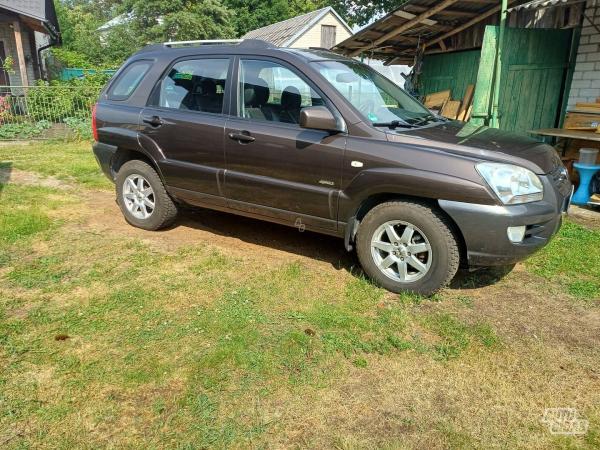 Brown Kia Sportage 2005 in Varena, with an engine capacity of 2.00 L and mileage of 230 thousand km for 2800 €, photo 5 on AUTOMOTO.COM.LV