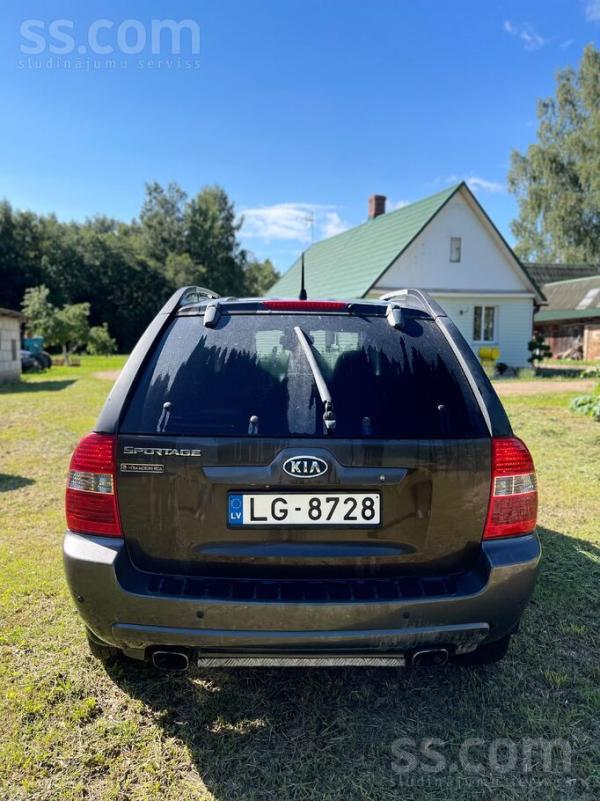 Коричневый Киа Sportage 2005 в Даугавпилс, объемом двигателя 2.00 л и пробегом 290 тыс. км за 2250 €, фото 3 на AUTOMOTO.COM.LV