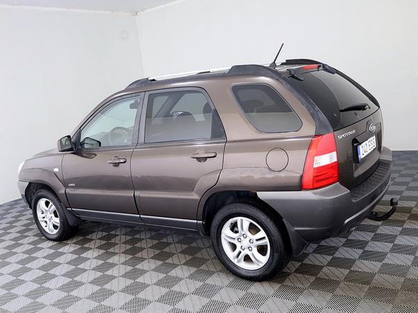 Brown Kia Sportage 2005 in Tallinn, with an engine capacity of 2.70 L and mileage of 259 thousand km for 1399 €, photo 4 on AUTOMOTO.COM.LV