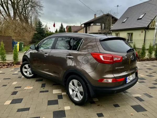 Brūns Kia Sportage 2010 Jelgava, ar dzinēja tilpumu 2.00 L un nobraukumu 131 tūkst. km par 8200 €, foto 3 vietnē AUTOMOTO.COM.LV