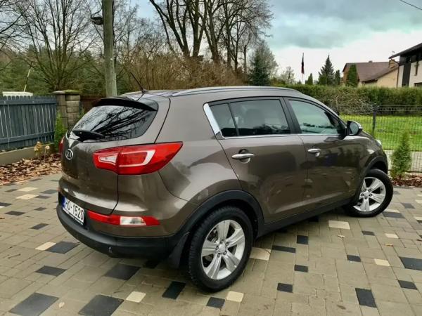 Brūns Kia Sportage 2010 Jelgava, ar dzinēja tilpumu 2.00 L un nobraukumu 131 tūkst. km par 8200 €, foto 4 vietnē AUTOMOTO.COM.LV
