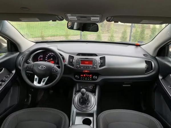 Brūns Kia Sportage 2010 Jelgava, ar dzinēja tilpumu 2.00 L un nobraukumu 131 tūkst. km par 8200 €, foto 5 vietnē AUTOMOTO.COM.LV