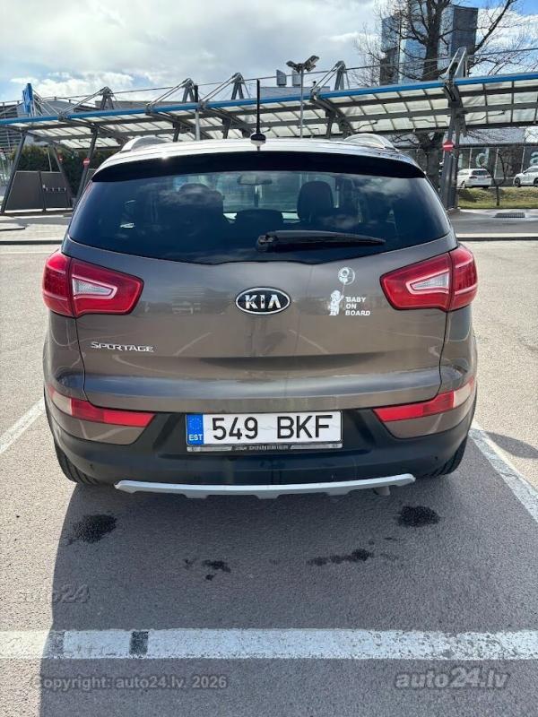 Brown Kia Sportage 2011 in Tallinn, with an engine capacity of 2.00 L and mileage of 124 thousand km for 3000 €, photo 4 on AUTOMOTO.COM.LV