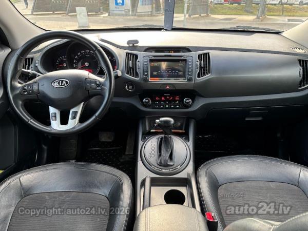 Brown Kia Sportage 2011 in Tallinn, with an engine capacity of 2.00 L and mileage of 124 thousand km for 3000 €, photo 6 on AUTOMOTO.COM.LV