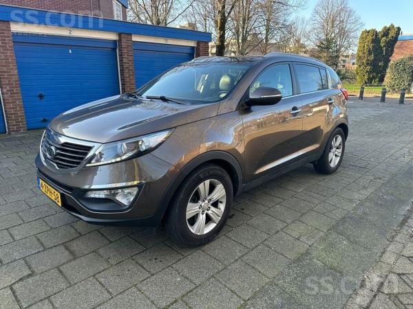 Brown Kia Sportage 2011 in Cesis, with an engine capacity of 2.00 L and mileage of 0 thousand km for 7950 €, photo 1 on AUTOMOTO.COM.LV
