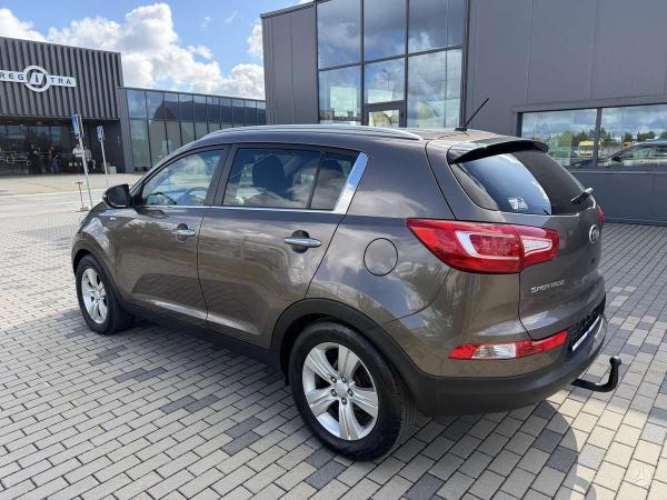 Коричневый Киа Sportage 2011 в Шяуляй, объемом двигателя 0.00 л и пробегом 198 тыс. км за 5980 €, фото 2 на AUTOMOTO.COM.LV