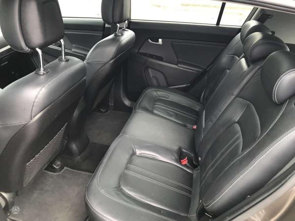 Brown Kia Sportage 2012 in Vilnius, with an engine capacity of 2.00 L and mileage of 190 thousand km for 8300 €, photo 10 on AUTOMOTO.COM.LV